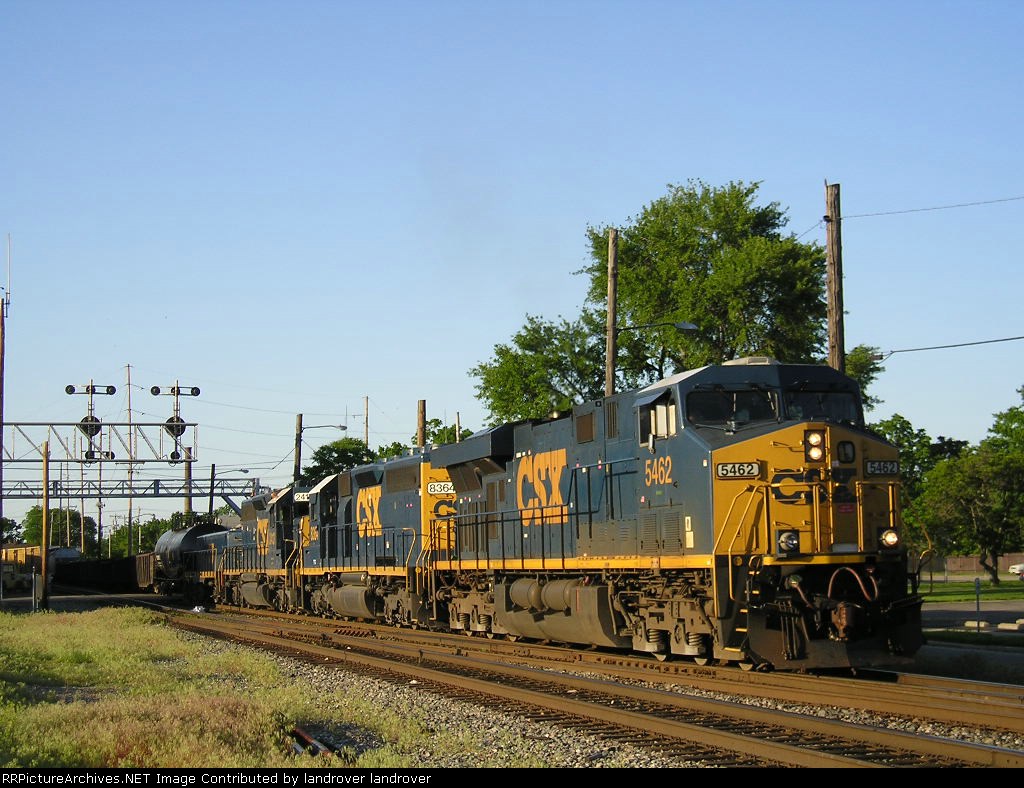 CSXT 5462 On CSX Q 375-17 Southbound
